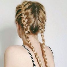 Tresses collées : Tutos coiffures et inspirations pour vos cheveux